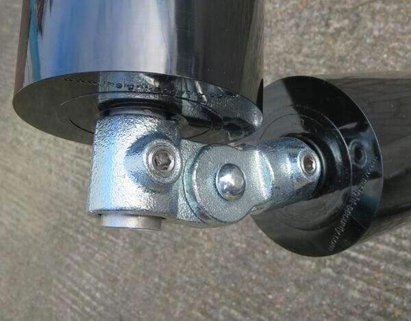 Adjustable Corner Shaft Fitting for Roller Barrier and Vanguard